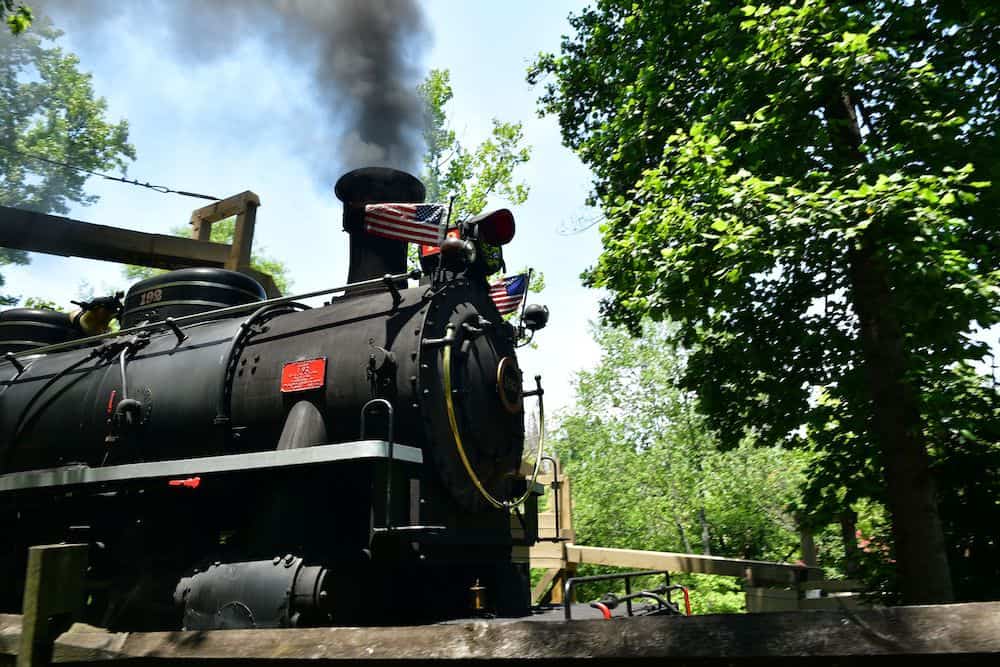 Top 4 Reasons Why You’ll Love the Riding the Steam Train at Dollywood